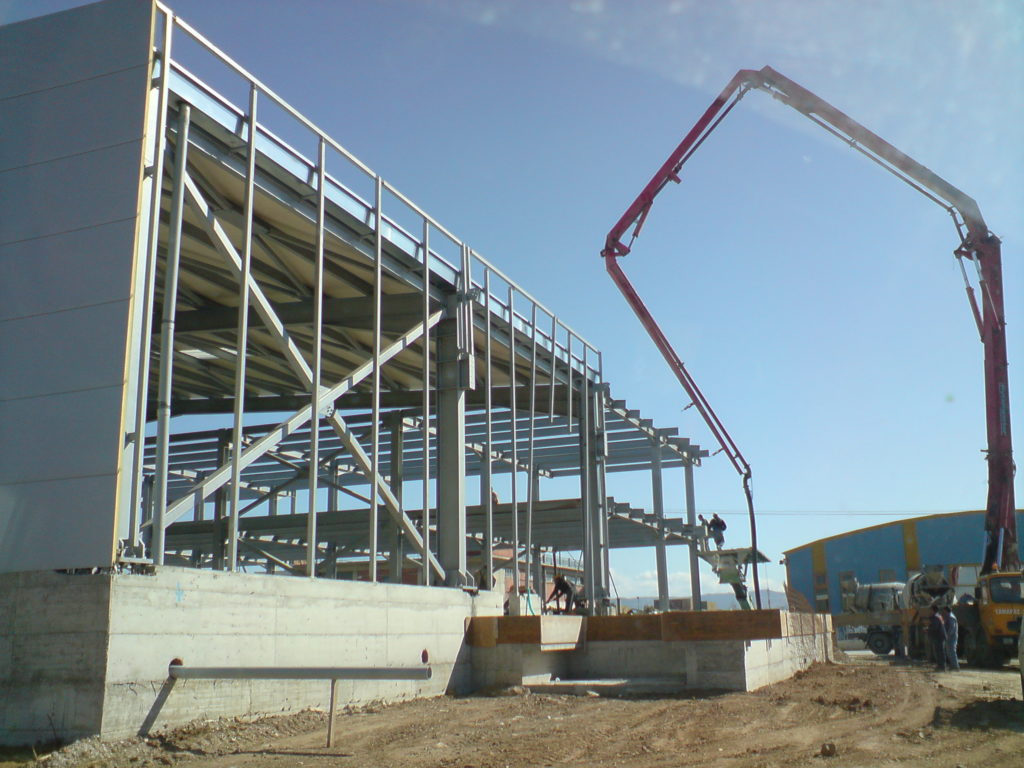 μελετη & κατασκευη βιομηχανικου κτιριου – ΚΟΜΕΤ